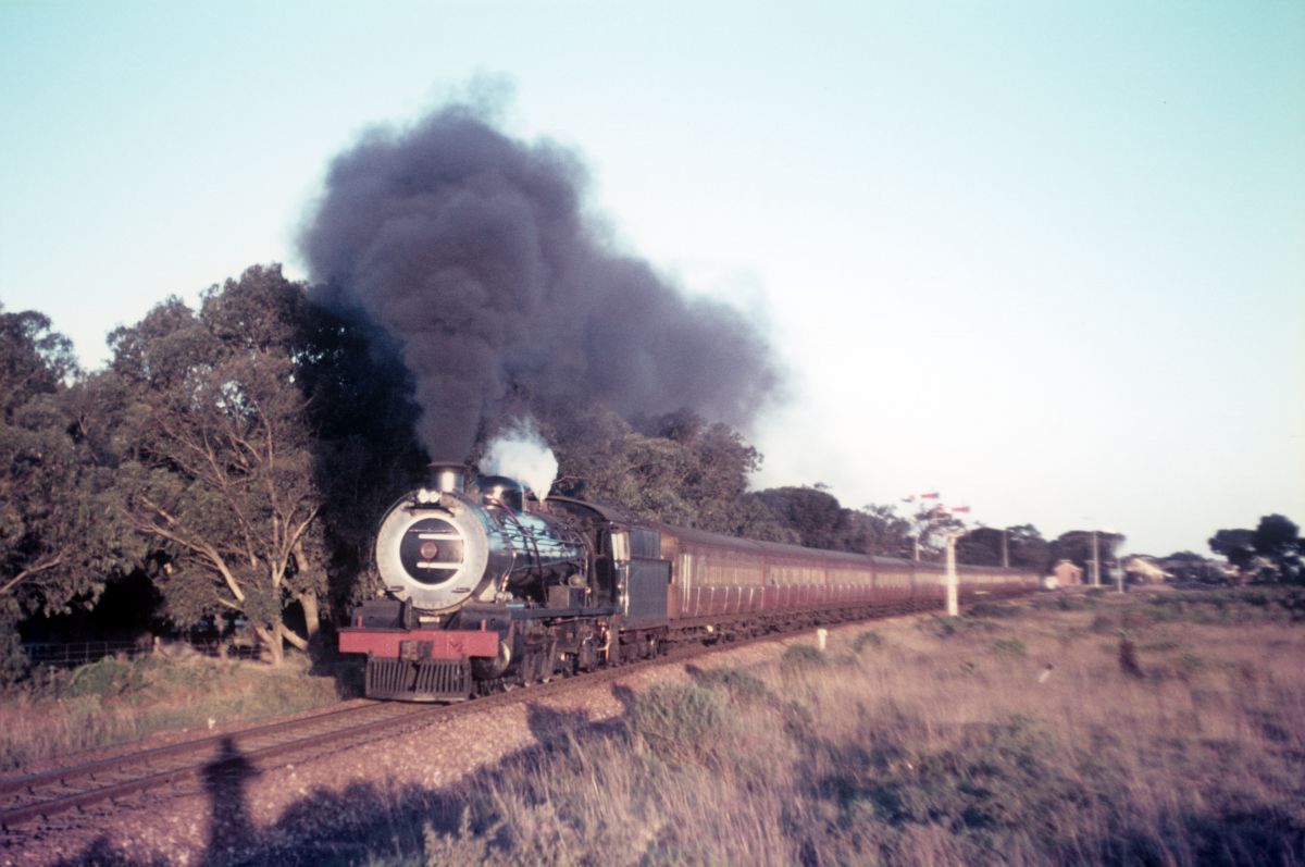 Contributions Locomotive History